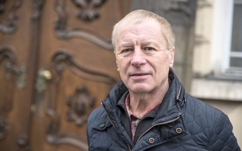 Pokud není možné odvolat politiky neplnící své sliby, je demokracie ...